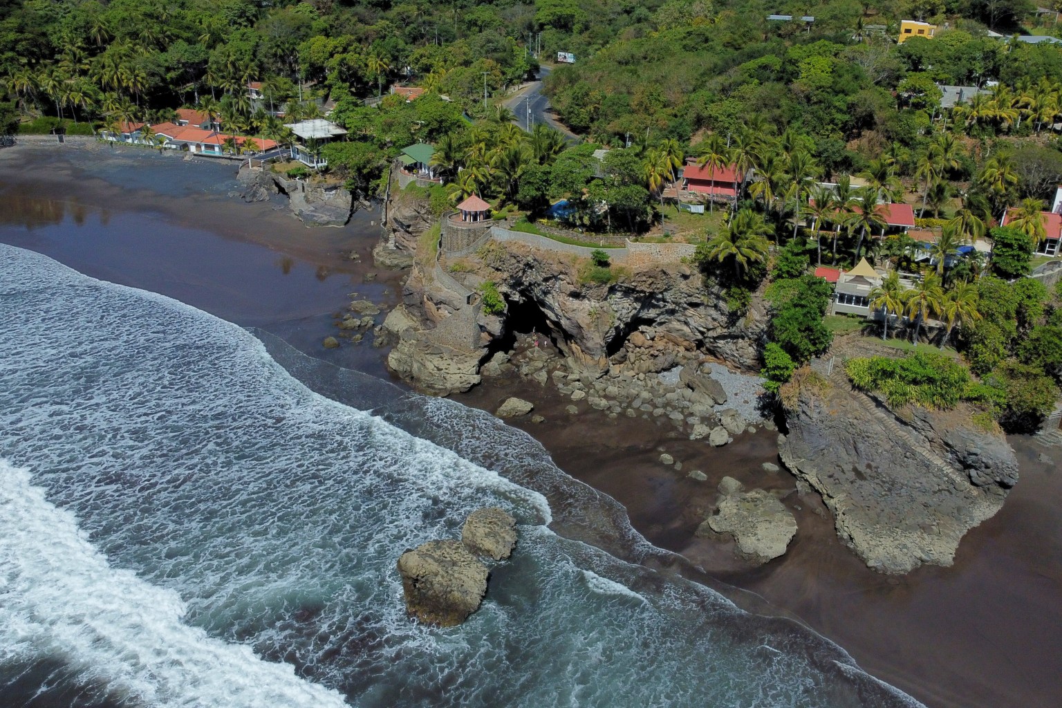 El Zonte Guide: Top Attractions, Hidden Gems, and Local Tips